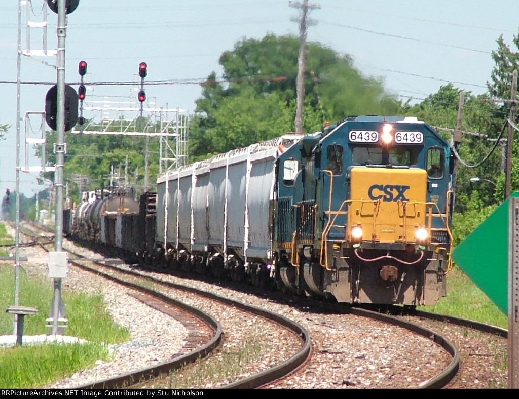 CSX rolls down the righthand main at Marion OH.